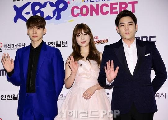 [포토] 혁-허영지-강인, 2015 인천한류관광콘서트 3MC - 인스티즈(instiz) 이슈 카테고리